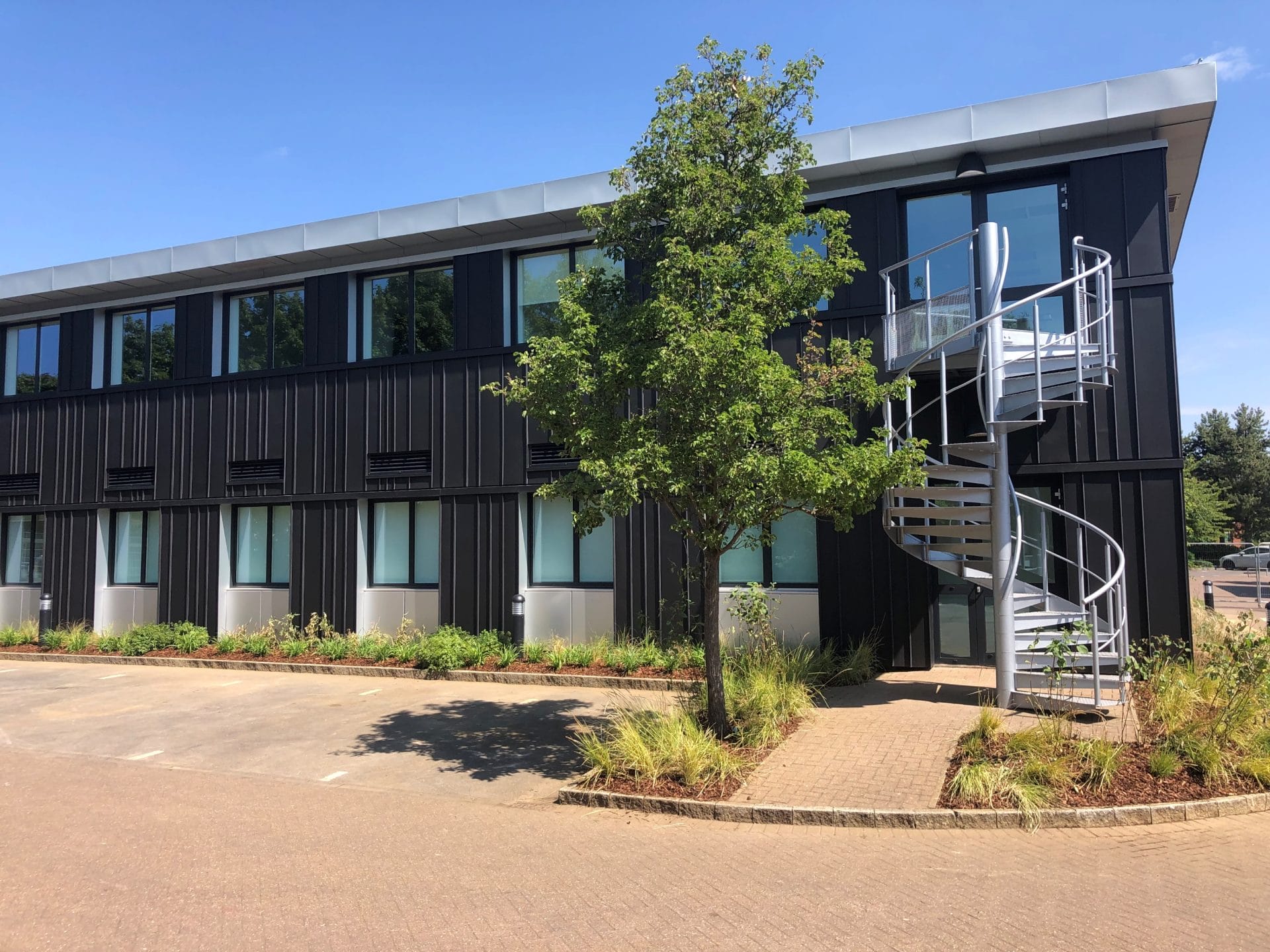 Building 4050 Oxford Business Park - Francis Construction